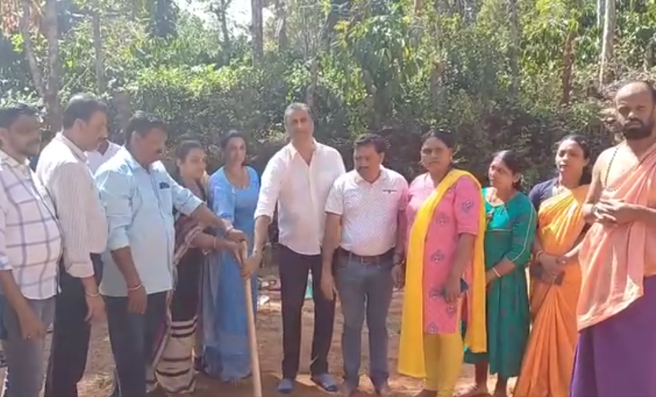 Performed the Gudali Puja of Swachh Complex Unit building at Arapattu ...